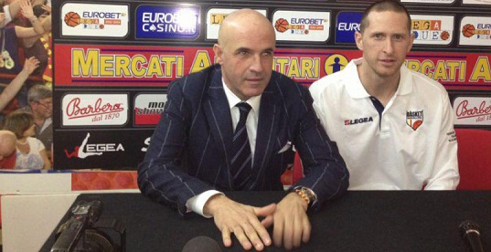 Colpo di mercato Barcellona, presentato Jobey Wayne Thomas