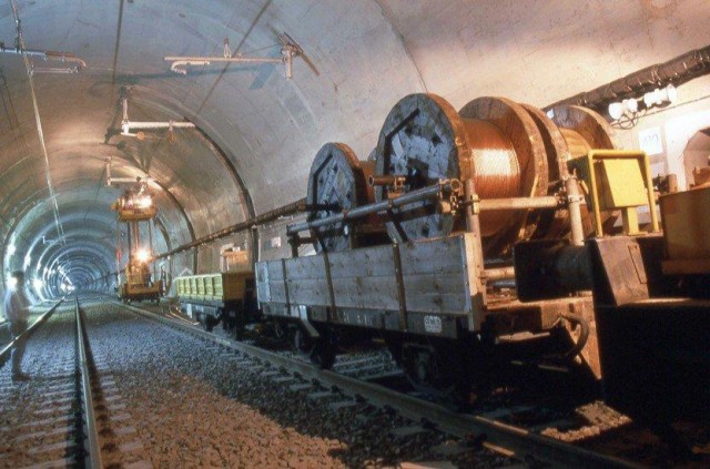 Treno fermo in galleria, focus sulla sicurezza
