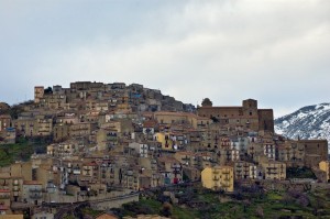 Il curioso caso di Capizzi: l’87 % dei votanti vuole restare con ...