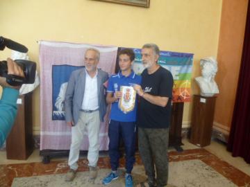 Accorinti incontra il giovane Andrea Fazio. Ha battuto il record della ...