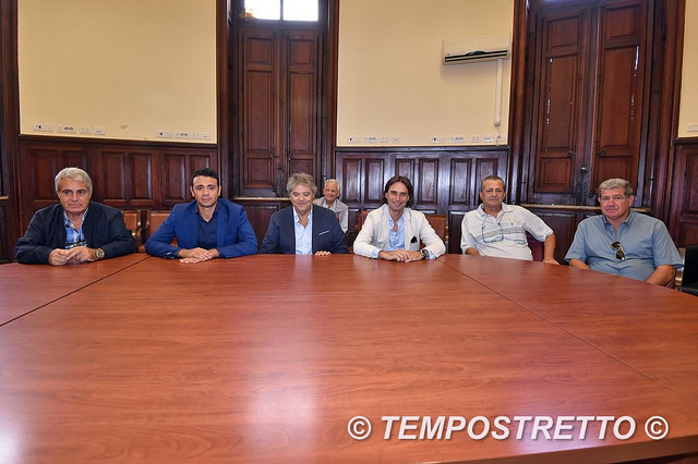 Lo stadio “Franco Scoglio” non è ancora stato inaugurato. "Il Comune ...