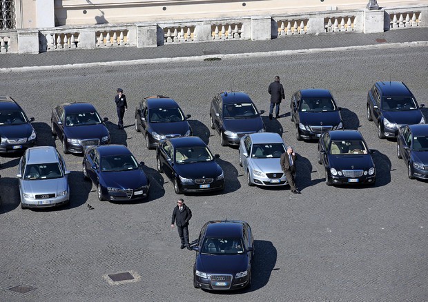 Auto blu con autista. Solo a Roma più che a Messina