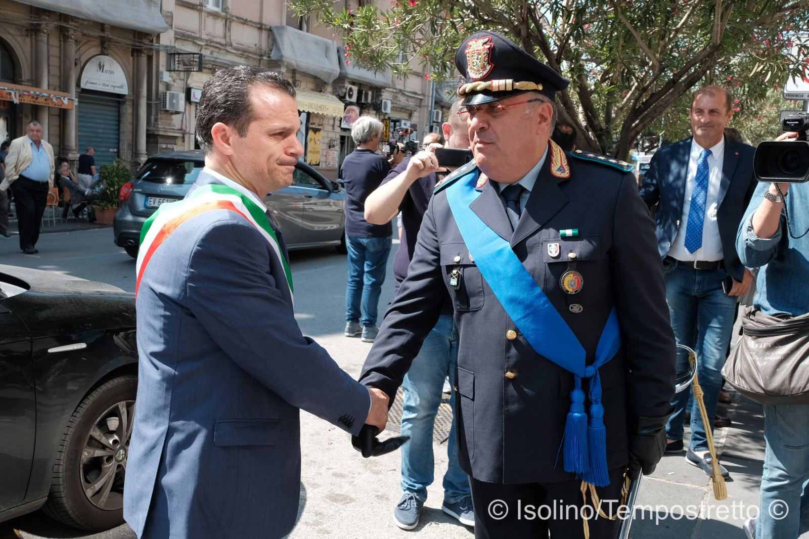 Le foto di Cateno De Luca alla Provincia sindaco Metropolitano ...