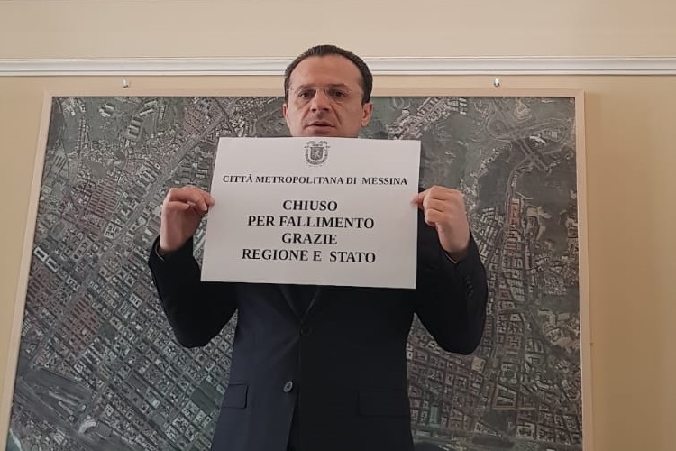 Ex Provincia, De Luca: "Chiuso per fallimento. Grazie Regione e Stato"