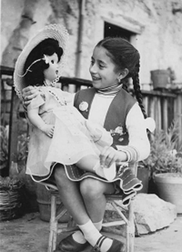 L'incanto della memoria in "Ucria, immagini ed emozioni" di Enzo Astone