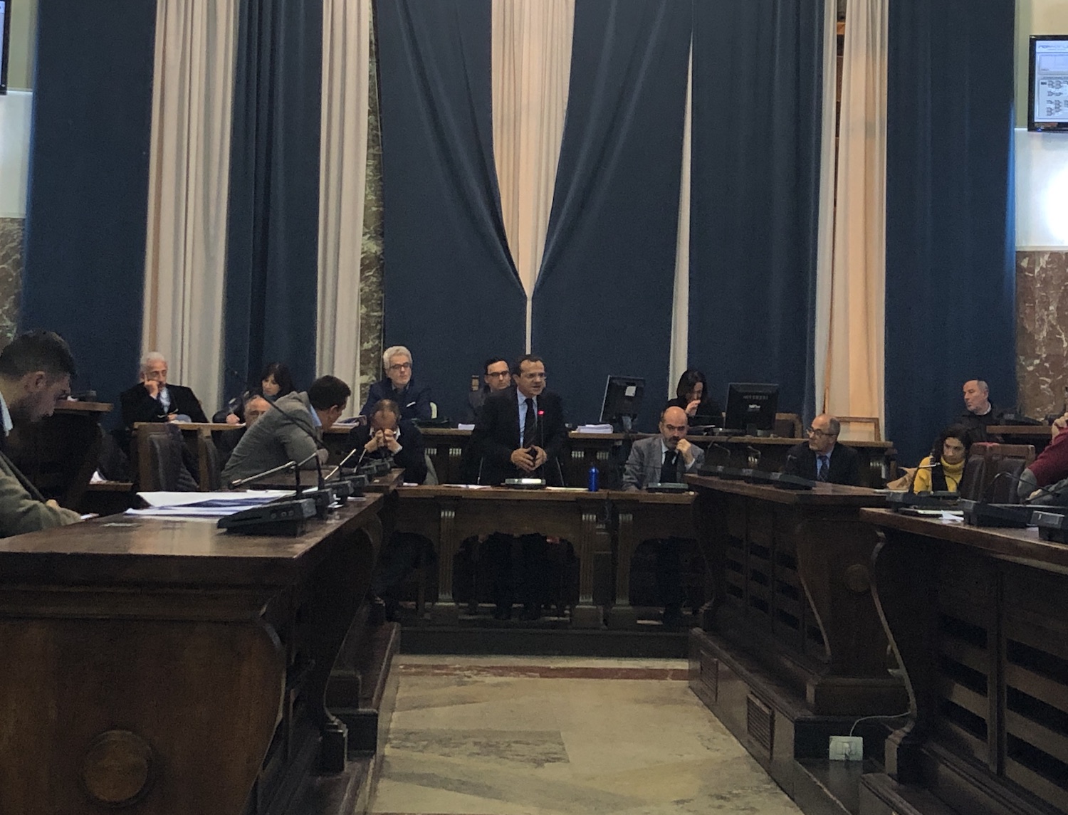 Messina, in aula approda il bilancio. De Luca si infuria: "Mi dimetto ...