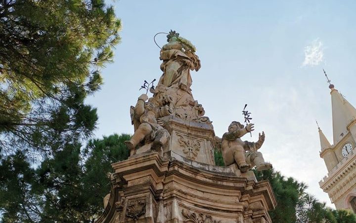 L'Immacolata a Messina: l'omaggio floreale a Maria
