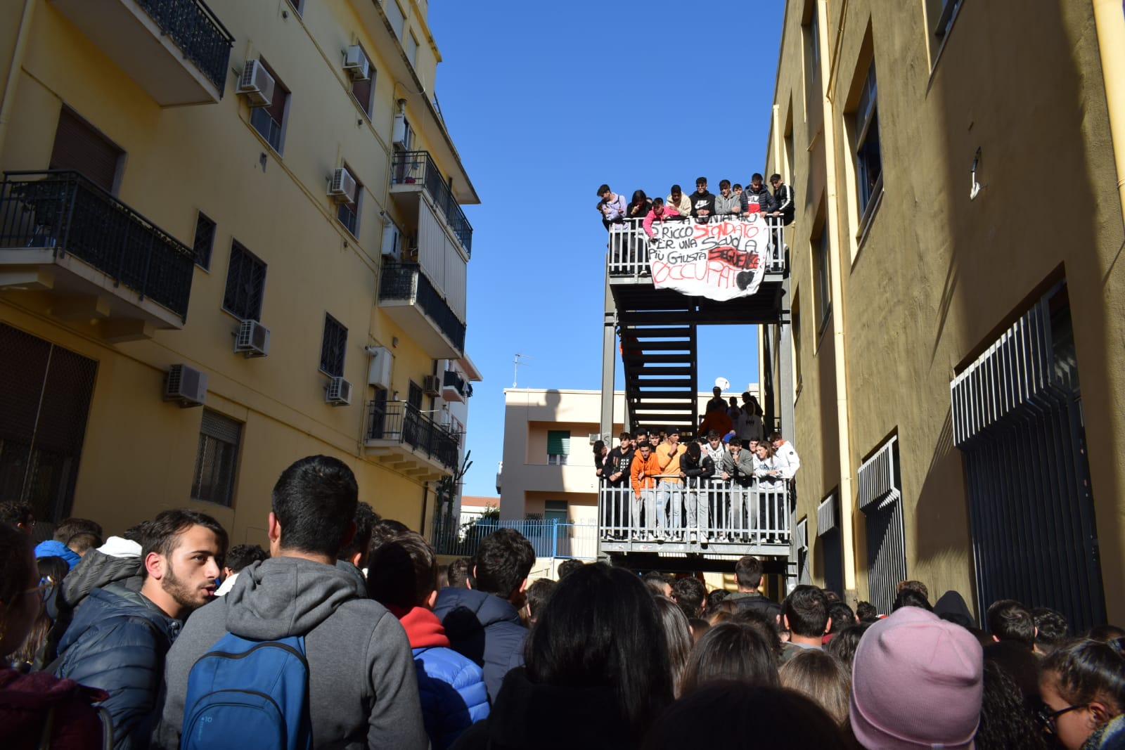 Messina. "Contadino o ricco sfondato", gli studenti occupano il Seguenza