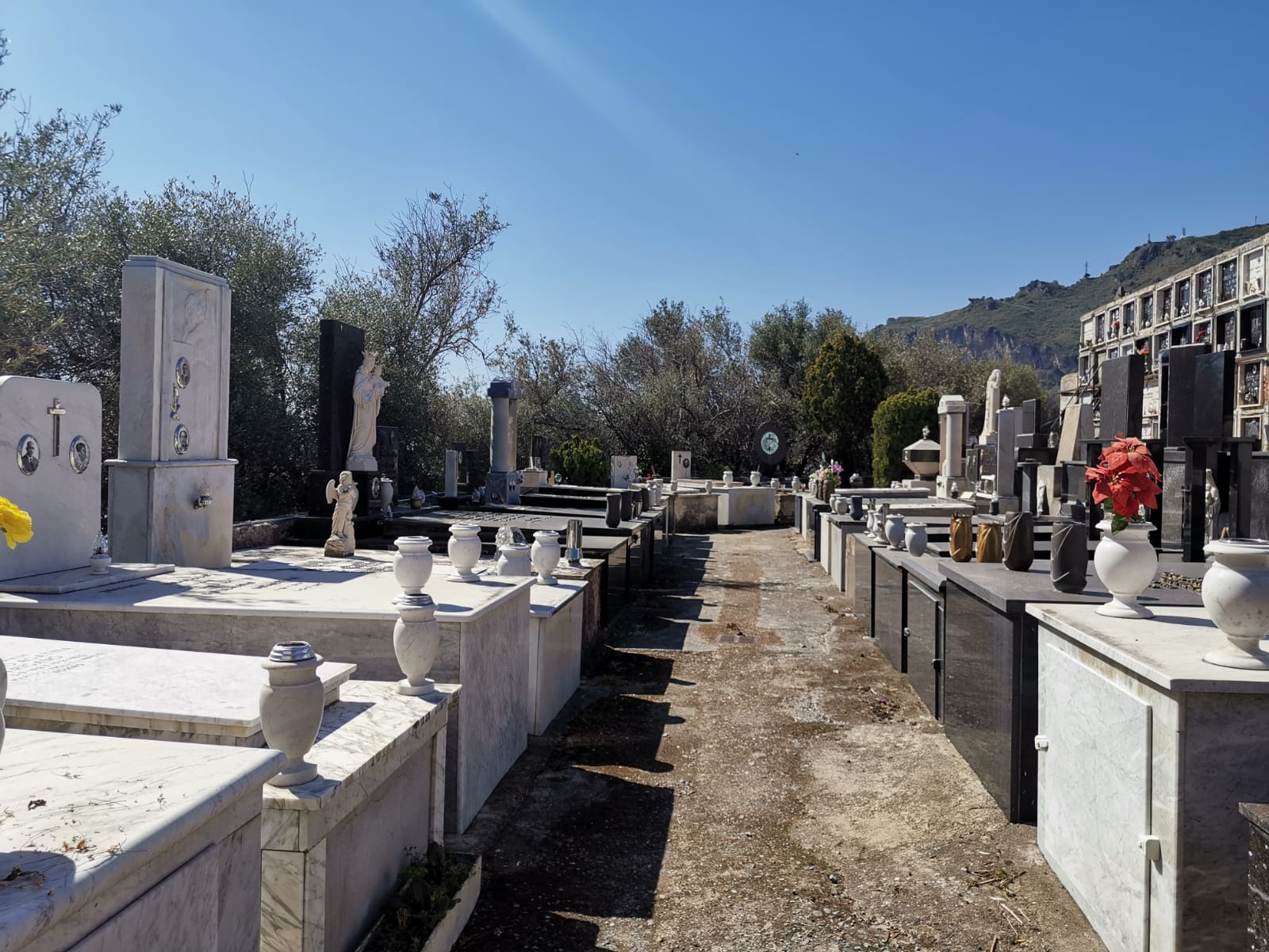 S. Alessio. Il cimitero sarà aperto tutti i giorni della settimana