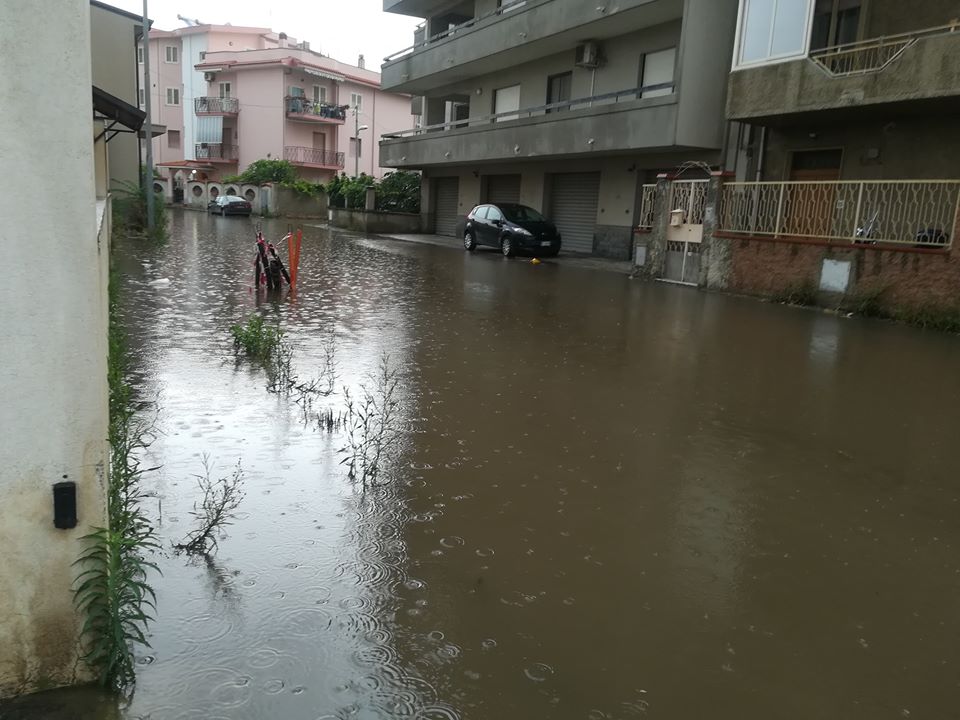 Reggio Calabria. Fotonotizia, il quartiere di Catona allagato ...