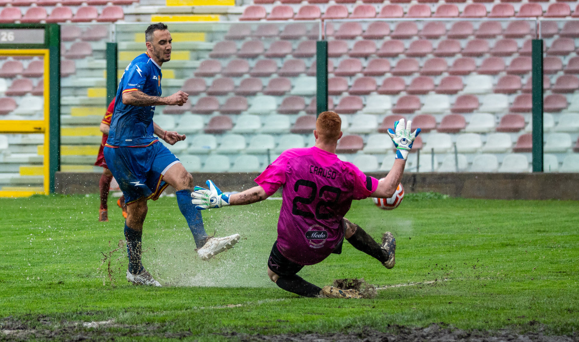 Acr Messina contro Football Club, la sfida ai voti