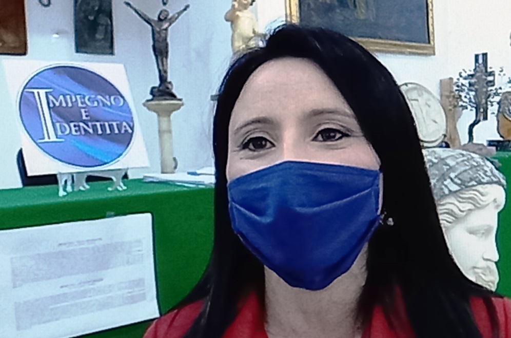 Le sette vite (politiche) di Angela. "Impegno e identità" per tentare ...