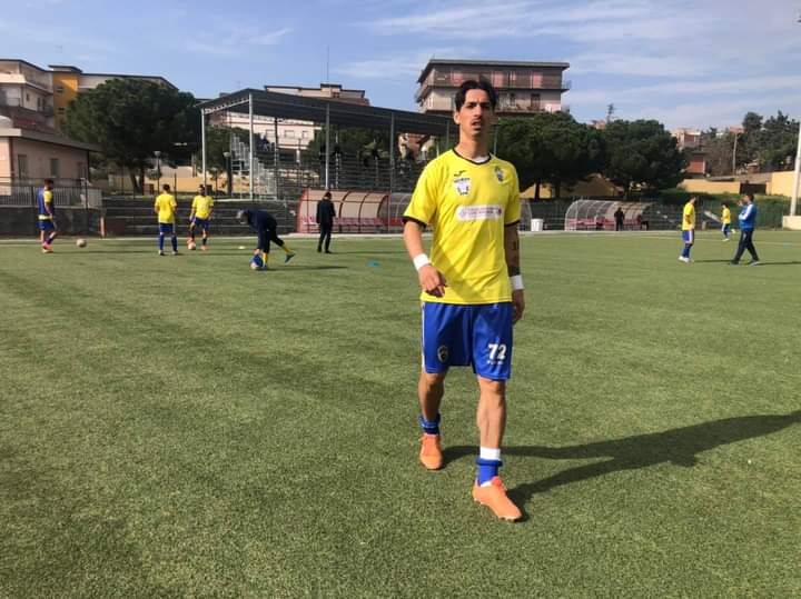 La storia di Jonis, il “genio ribelle” che vive per il gol