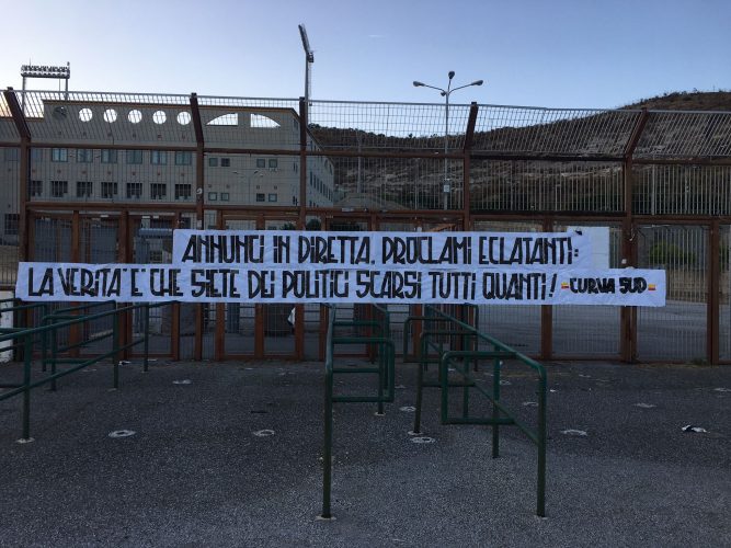 Lavori allo stadio San Filippo, la protesta della curva Sud. FOTO