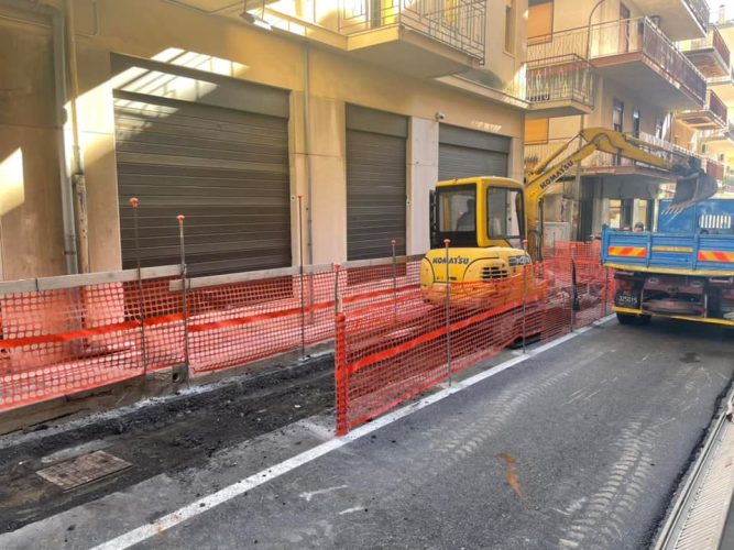 S. Teresa. Via Landro, il marciapiede tornerà fruibile dopo 50 anni