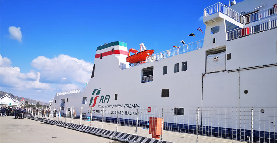Stretto di Messina. Navi ferroviarie e aliscafi, la Uil: "Fondi Pnrr ...