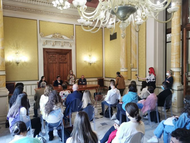 Studenti Erasmus a Reggio, il benvenuto di Comune e Metrocity