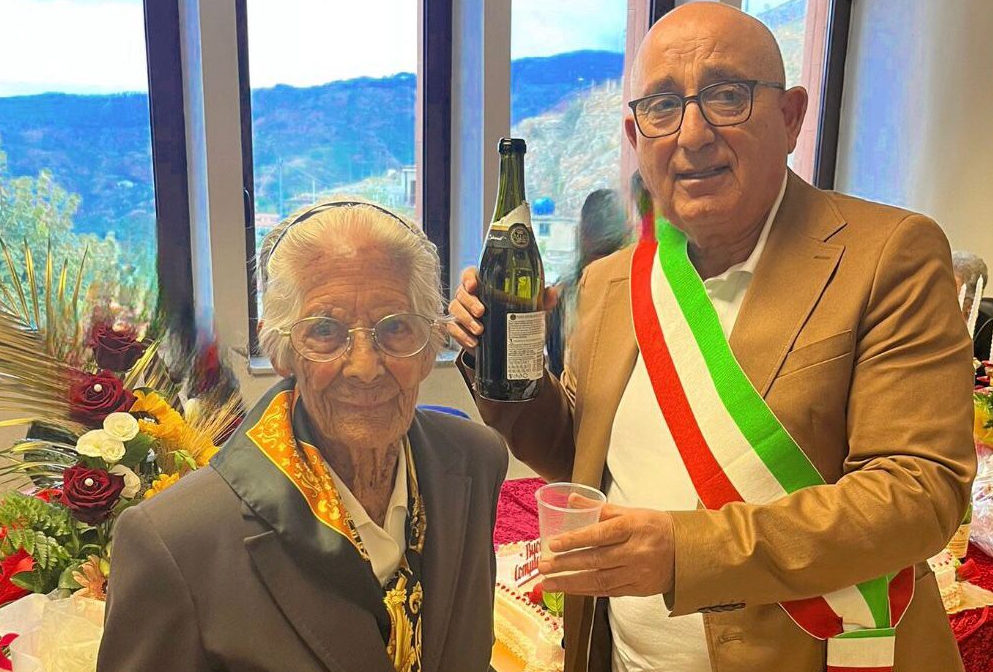 Roccaforte del Greco. Il paese fa festa per i cento anni di Domenica Cento