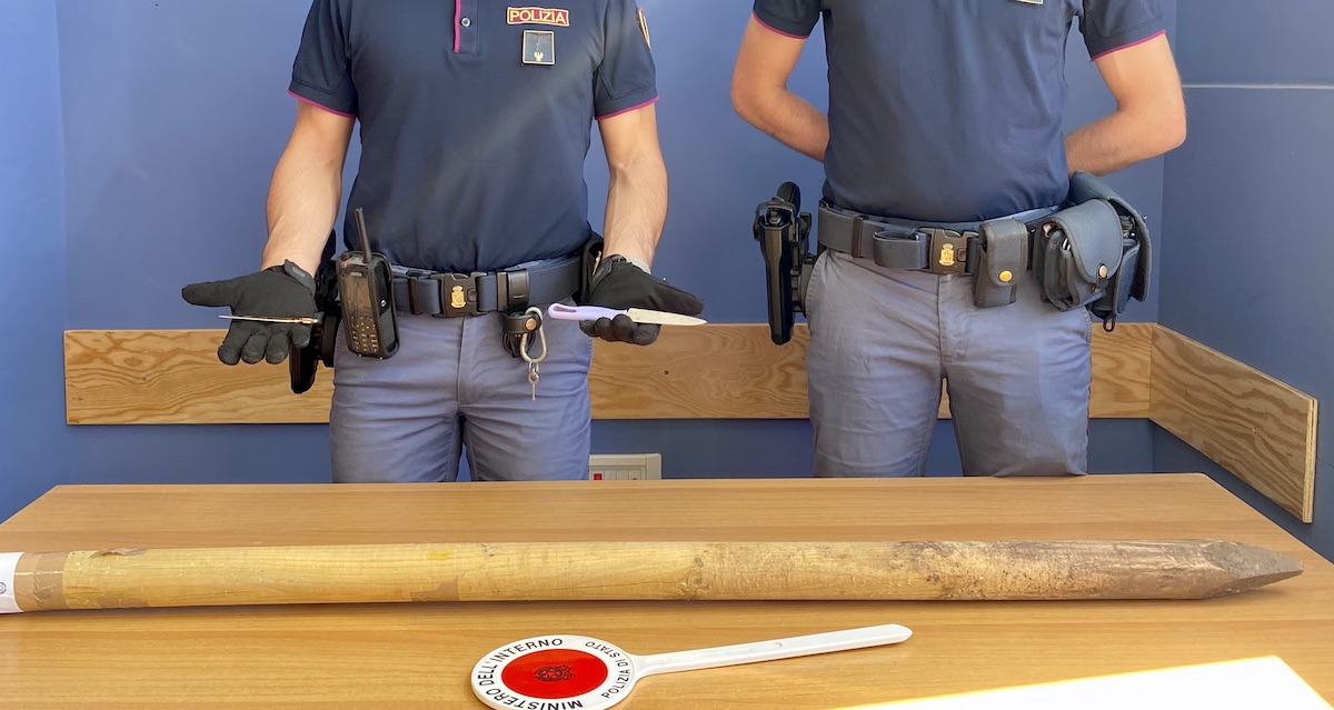 Messina. Minaccia i passanti con coltello e bastone, arrestato dopo scontro con gli agenti