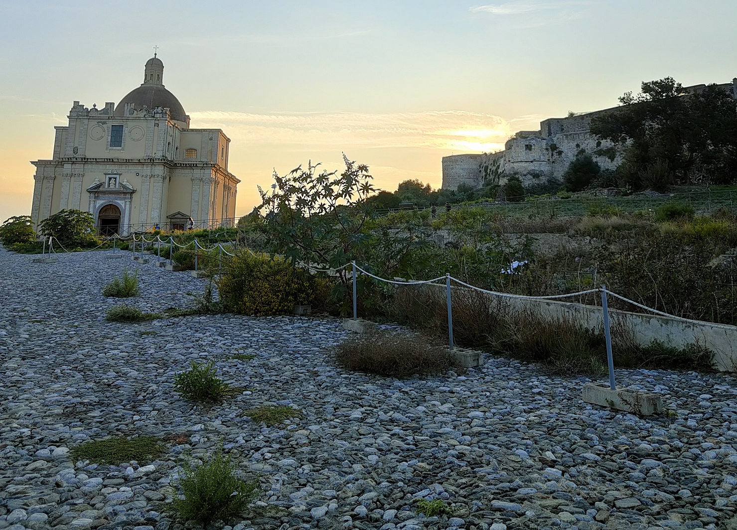 Estate al Castello di Milazzo: da Enrico Brignano a Maurizio Battista