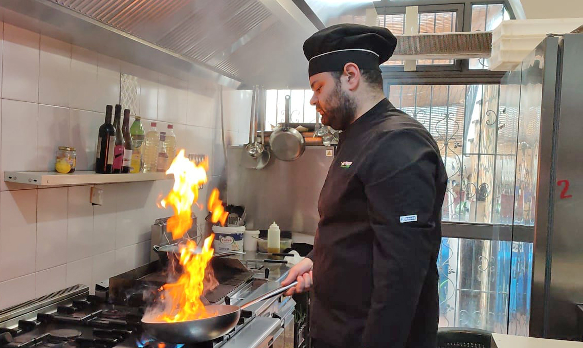 Tra fornelli e... delibere: la storia di Onofrio, in corsa su Sky per ...