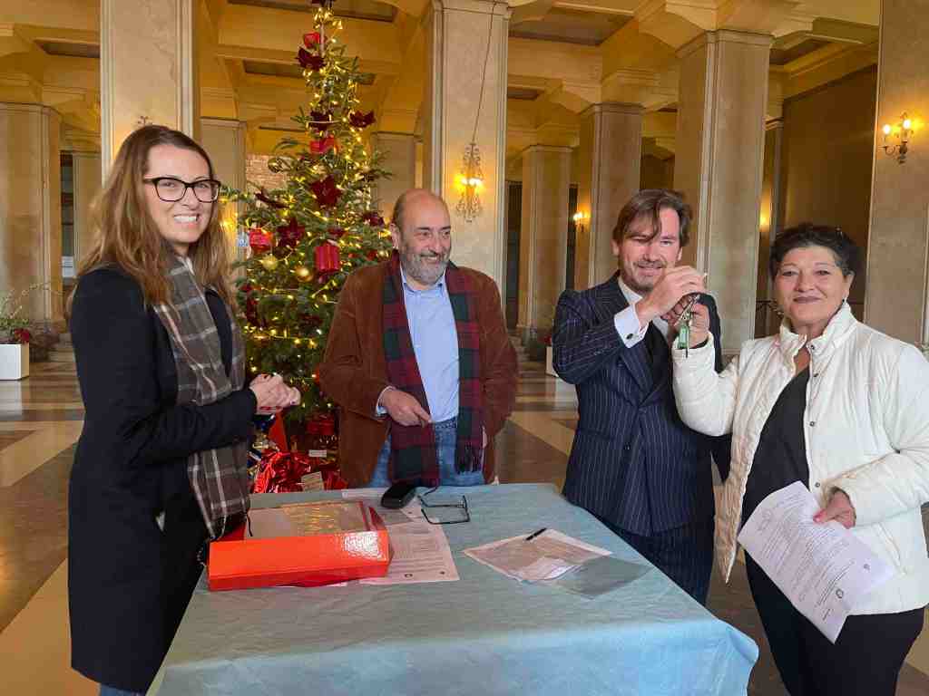 30 anni in una baracca, una casa sotto l'albero per 10 famiglie di via ...