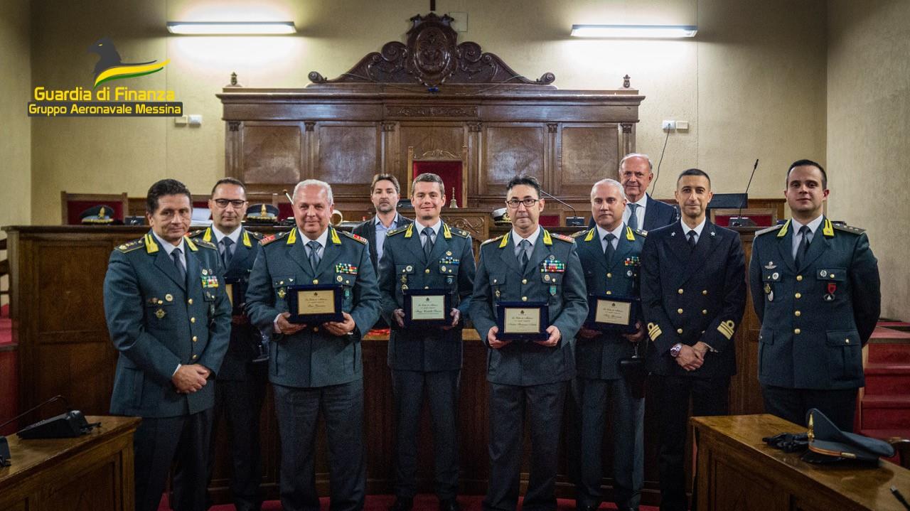 Naufraghi salvati al largo di Corfù, premiati i finanzieri milazzesi ...