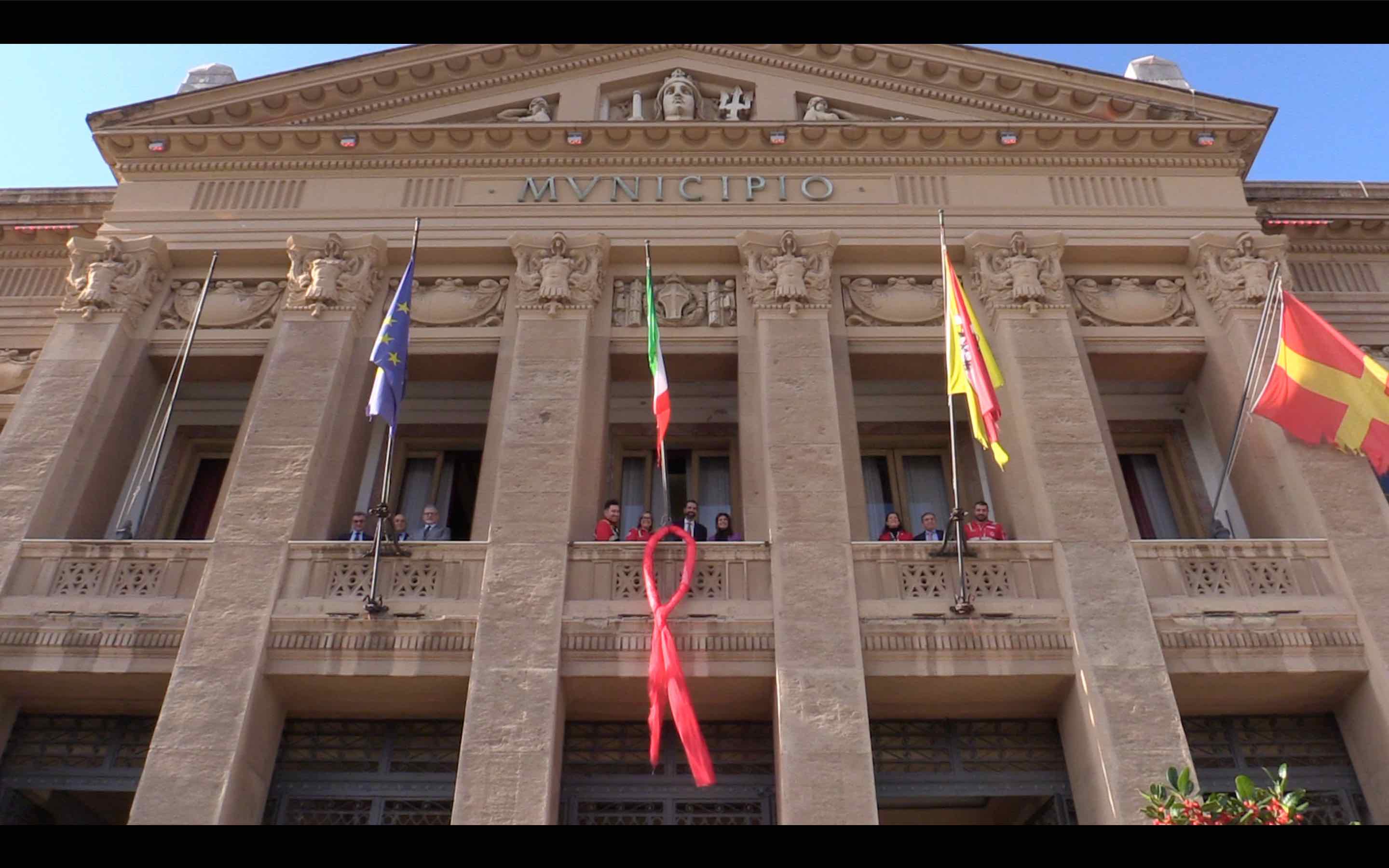 Giornata contro l'Aids, fiocco rosso a Palazzo Zanca. "Oggi tutti ne ...