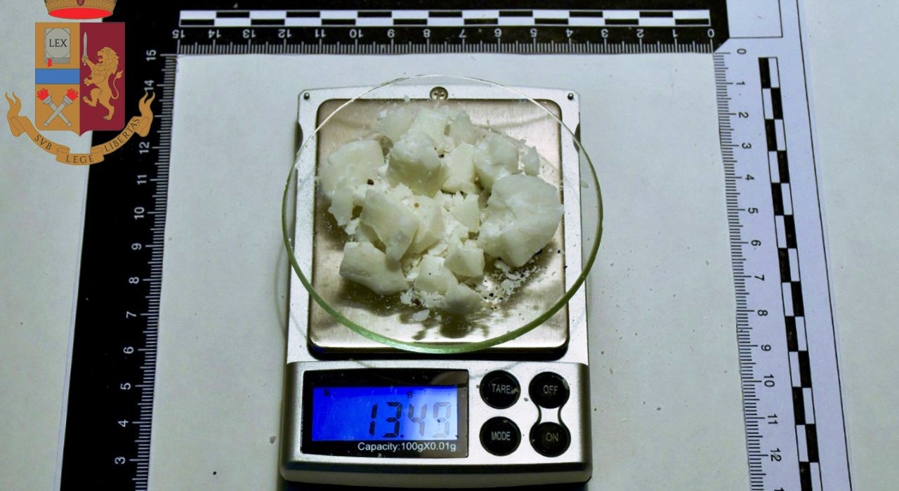 In auto con la droga dello sballo: 4 denunciati