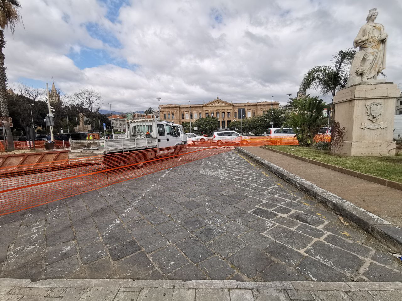 Largo Minutoli, terminal pronto entro il 18 aprile: c'è anche il wifi ...