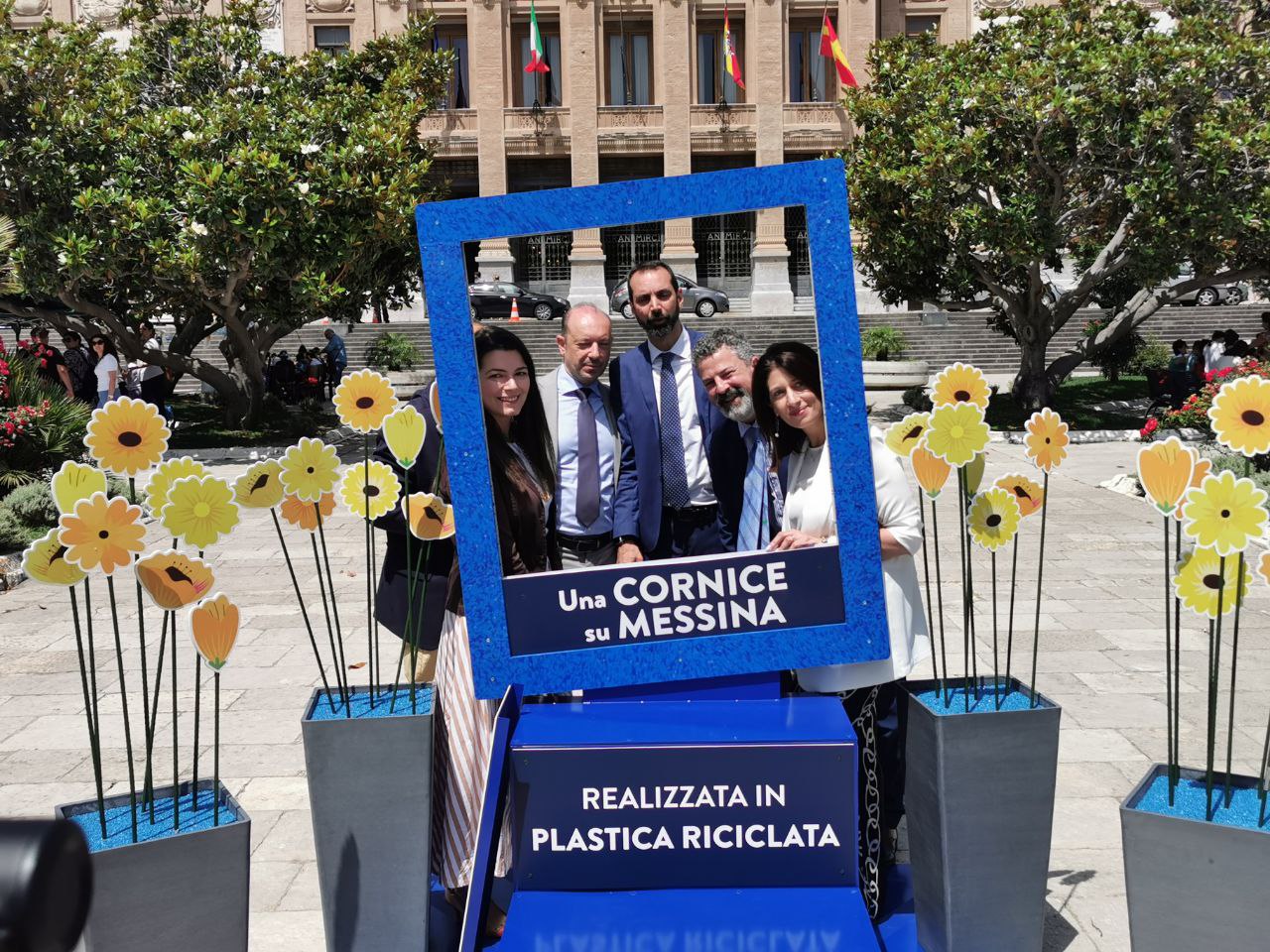 Messina "un'eccellenza italiana" nel riciclo della plastica: Corepla regala la prima "cornice" FOTO