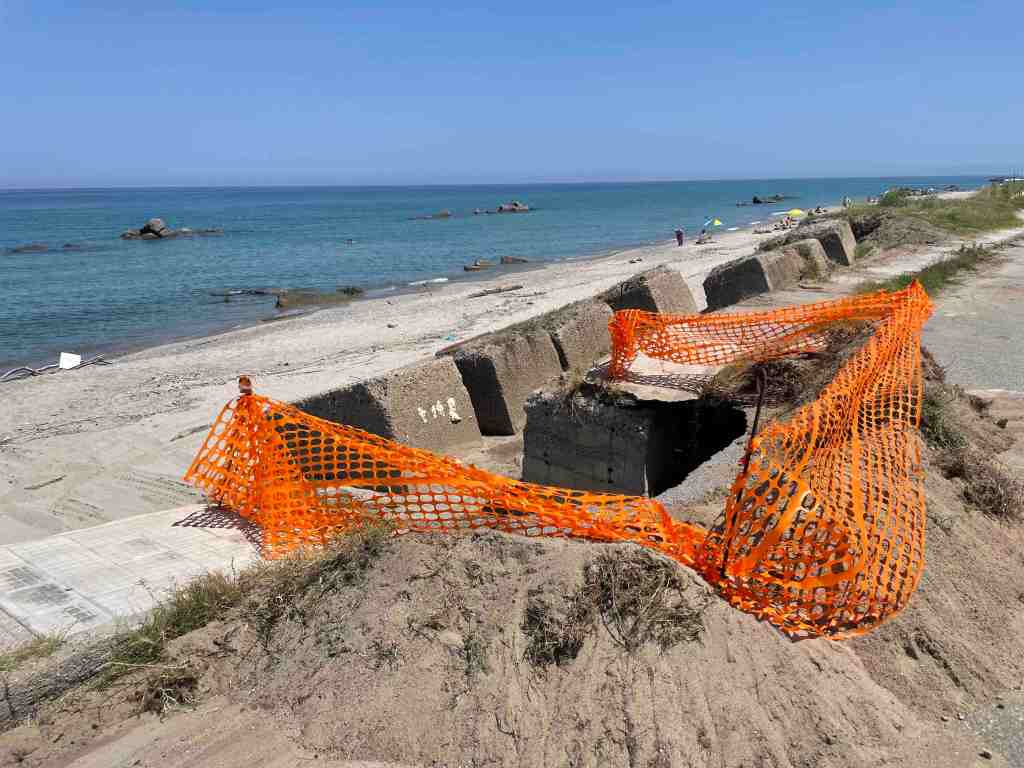 Marmora, la frana a inizio strada e chi sfreccia di notte: "Le moto ...