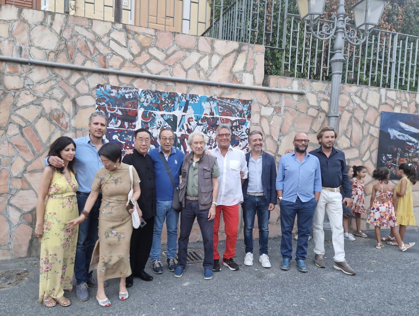 Arte immortale senza tempo. Condrò diventa un museo a cielo aperto