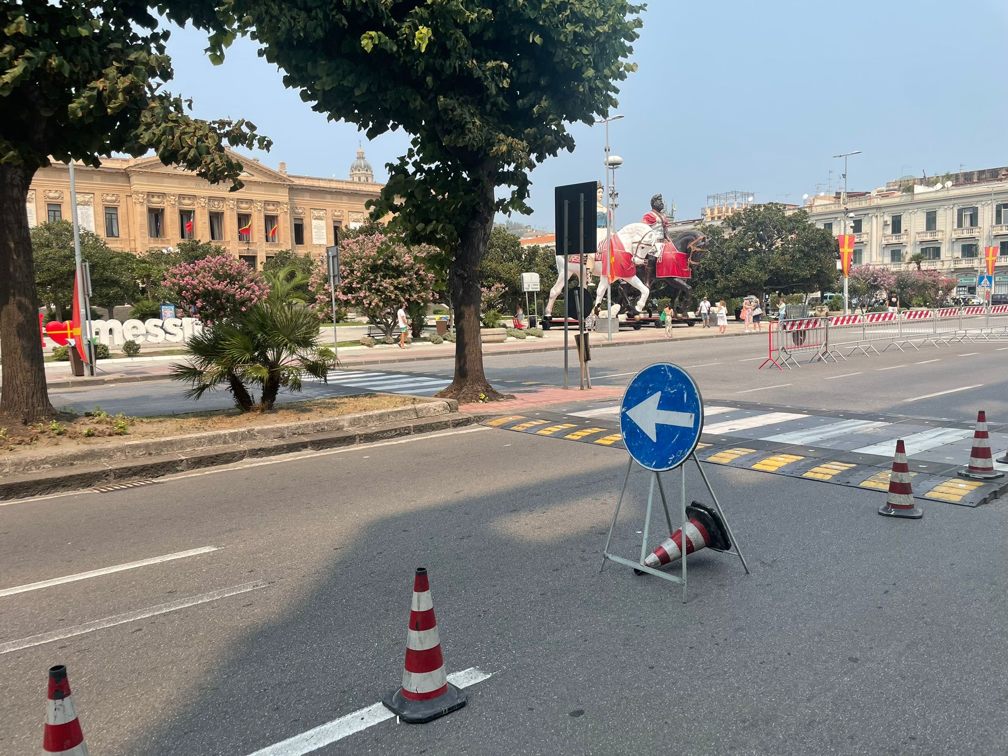 Dopo la Vara tornano i dossi: il percorso pedonale rialzato viene ...