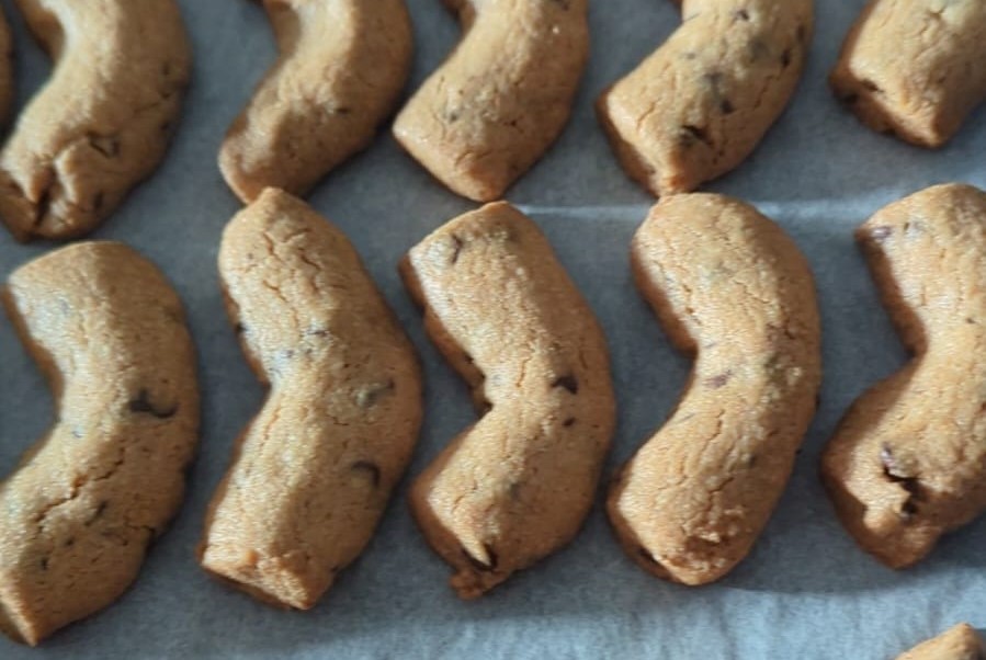 I deliziosi "Krumiri" con gocce di cioccolato, ecco come prepararli