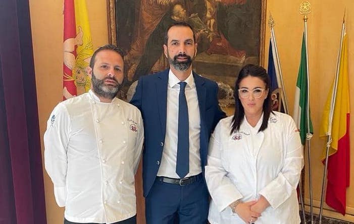 Basile riceve a Palazzo Zanca gli chef messinesi Paolo Romeo e Maria ...