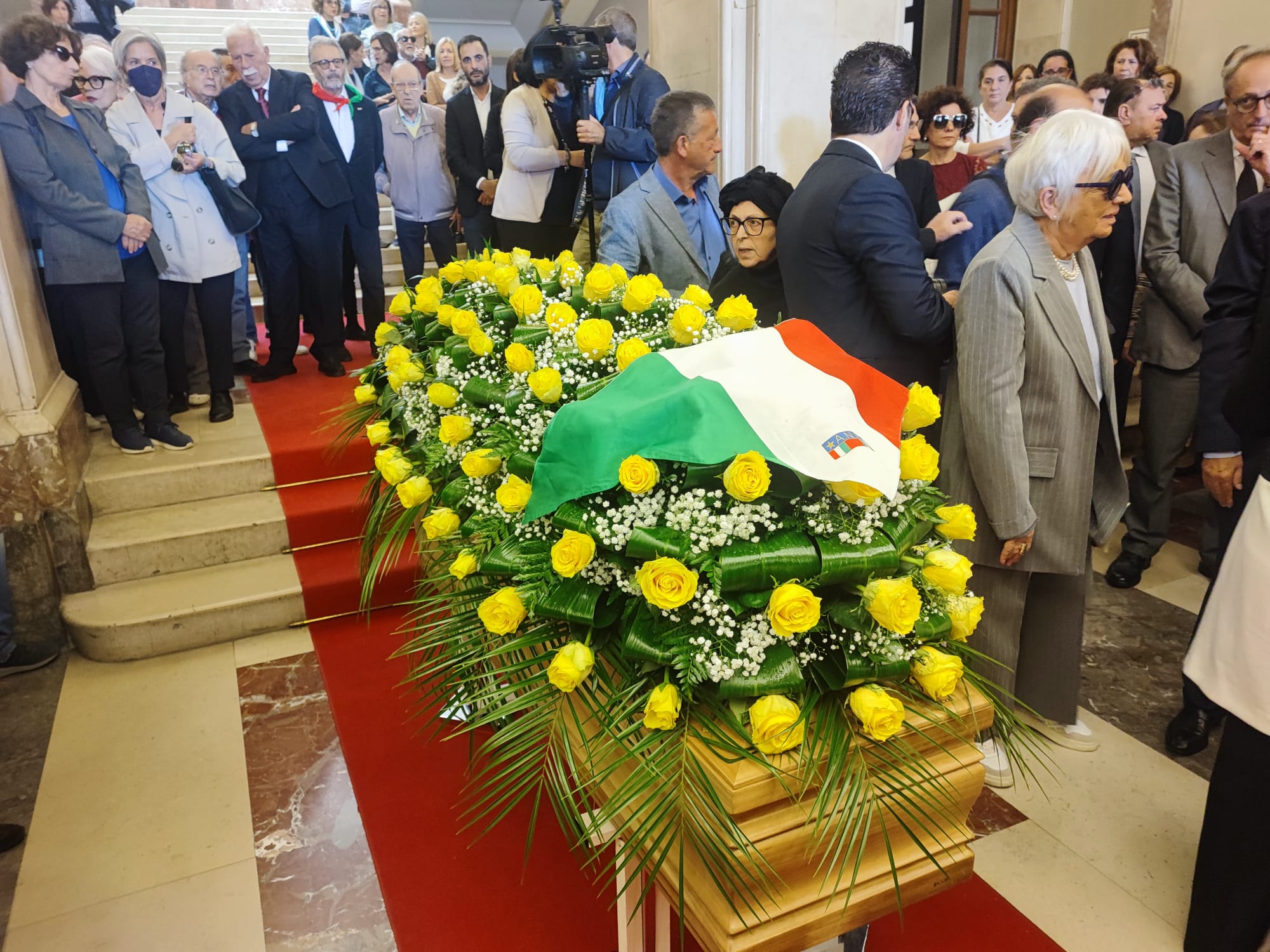 "Angela Bottari: la passione politica e la lotta per i diritti di una ...