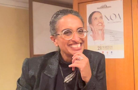 Noa a Messina: "Nel mio canto libero dolore e speranza, non mi rassegno ...