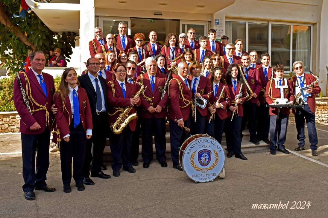 La banda musicale di Faro Superiore con Max Pezzali allo stadio