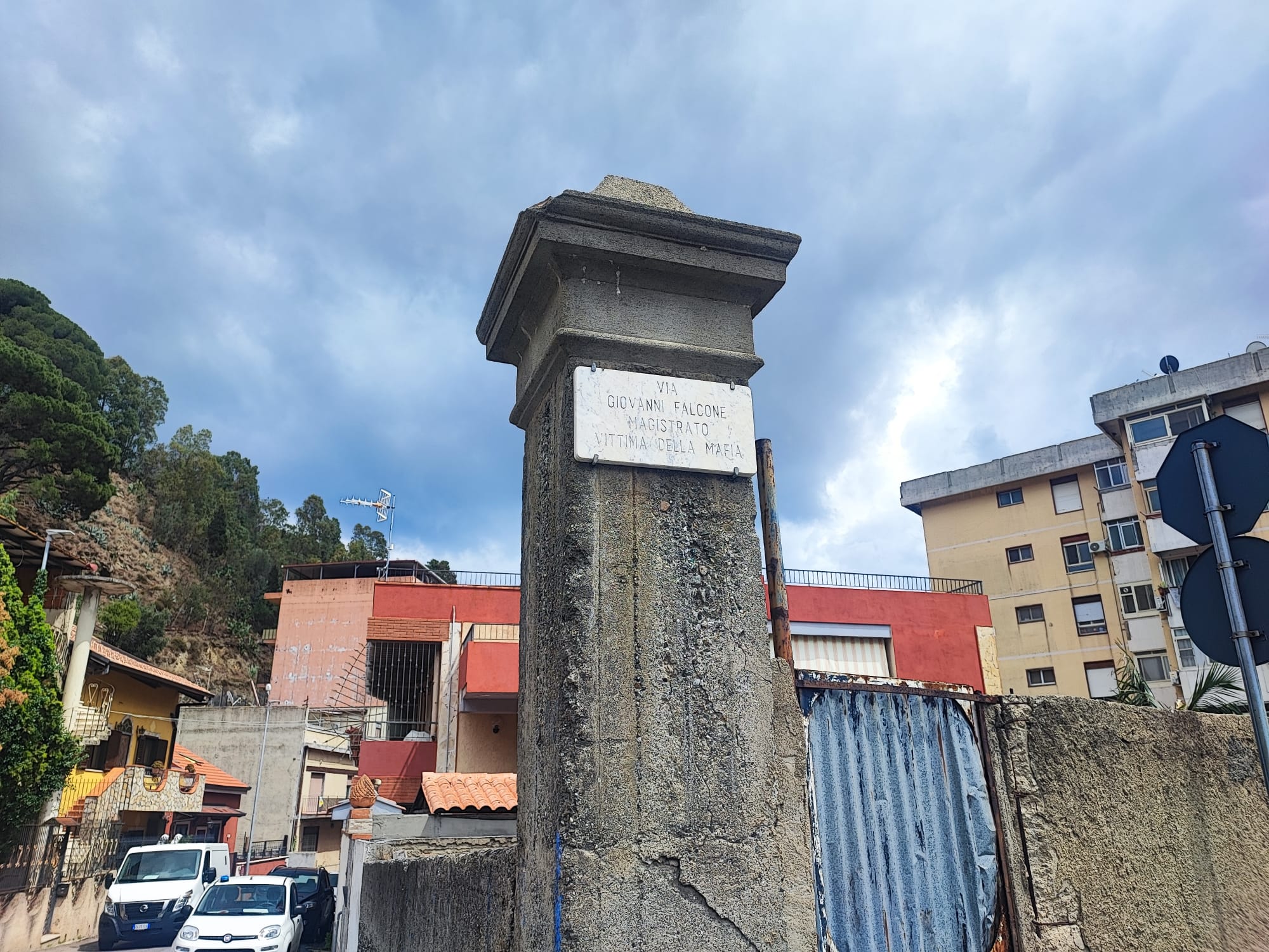 Giornata della legalità, corona d'alloro in via Giovanni Falcone