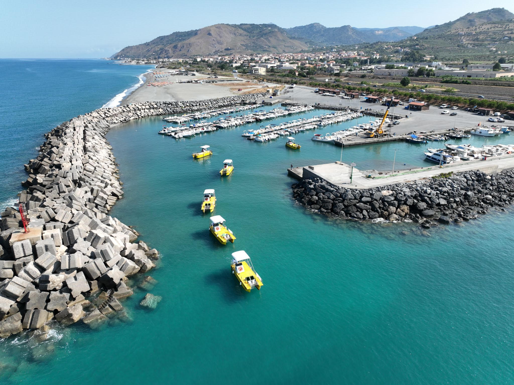 Ambiente. La Regione attiva anche quest’estate battelli pulisci mare