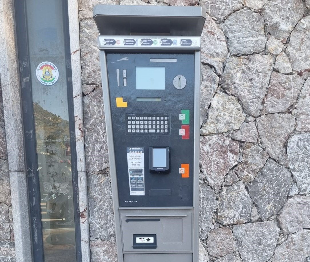 Taormina, parcometri in funzione dal primo ottobre