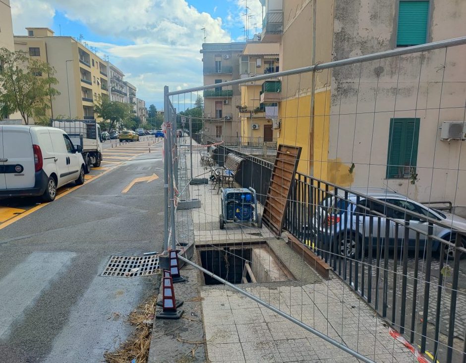 "A Gravitelli un odore nauseante per i sifoni rotti nei tombini"