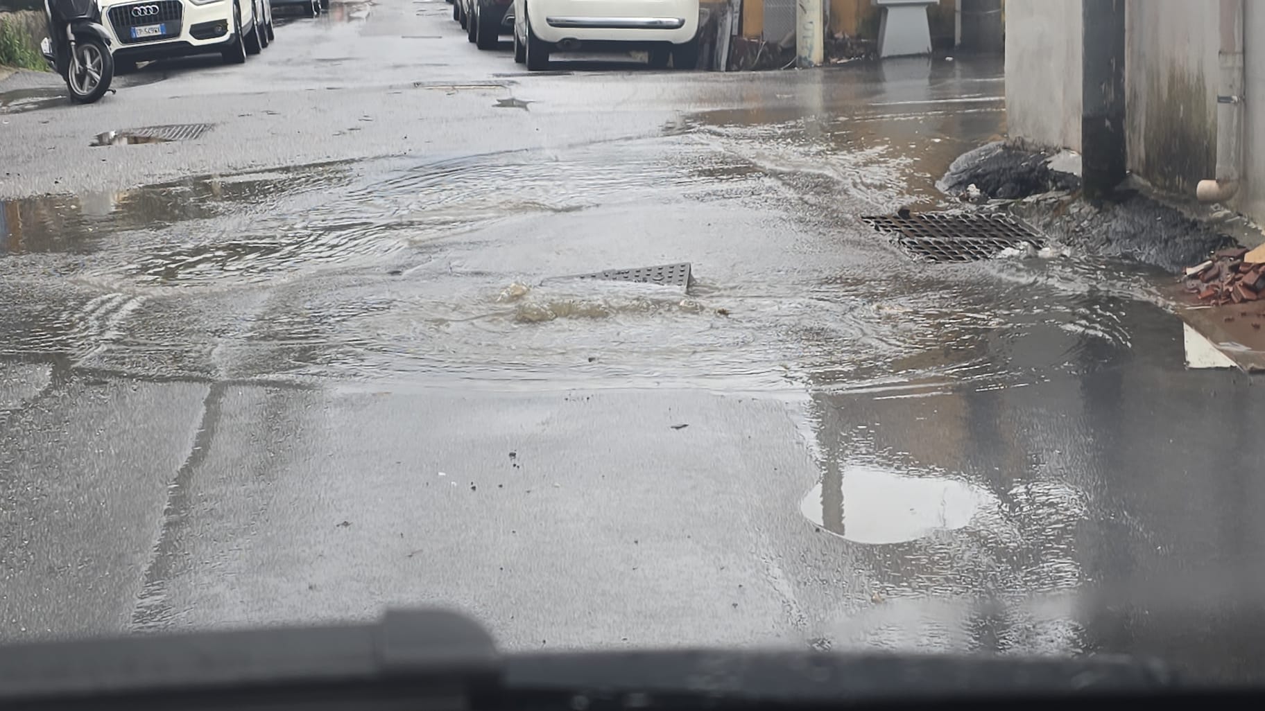 Bisconte, "la fogna dentro le case in via Caltanissetta"