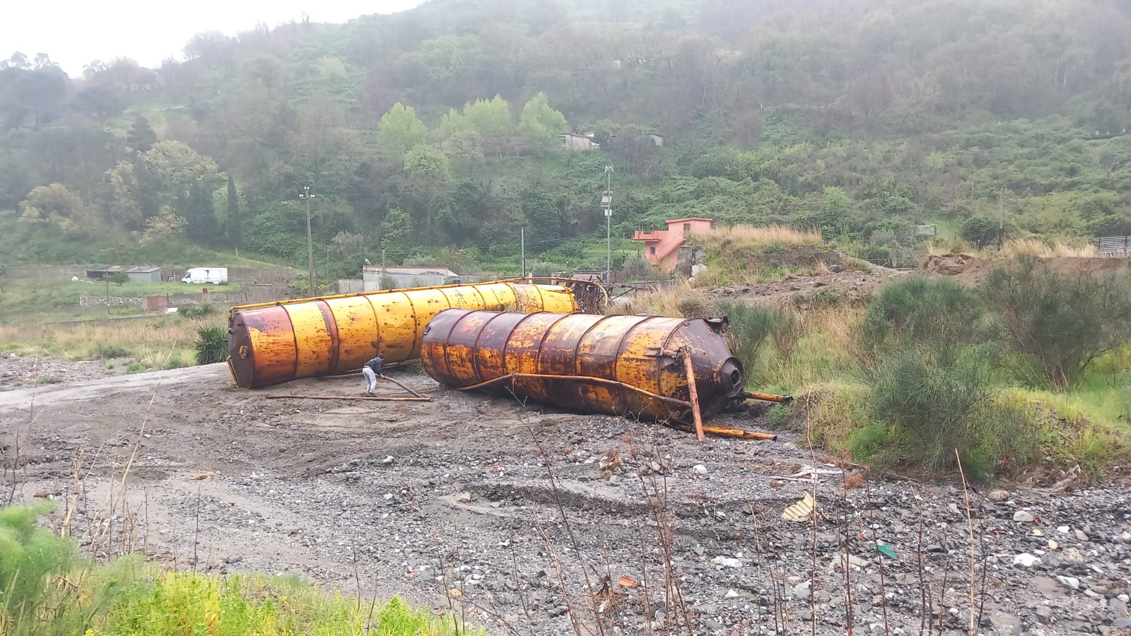 Santo Stefano di Briga, addio ai vecchi silos nel torrente: via alla ...