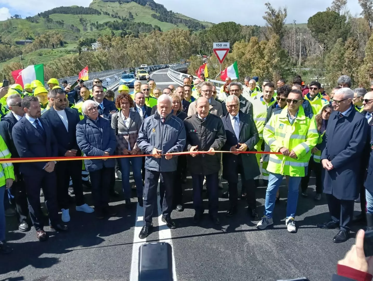 Riapre lo svincolo di Enna sulla A19, Schifani “Rimettiamo la Sicilia ...