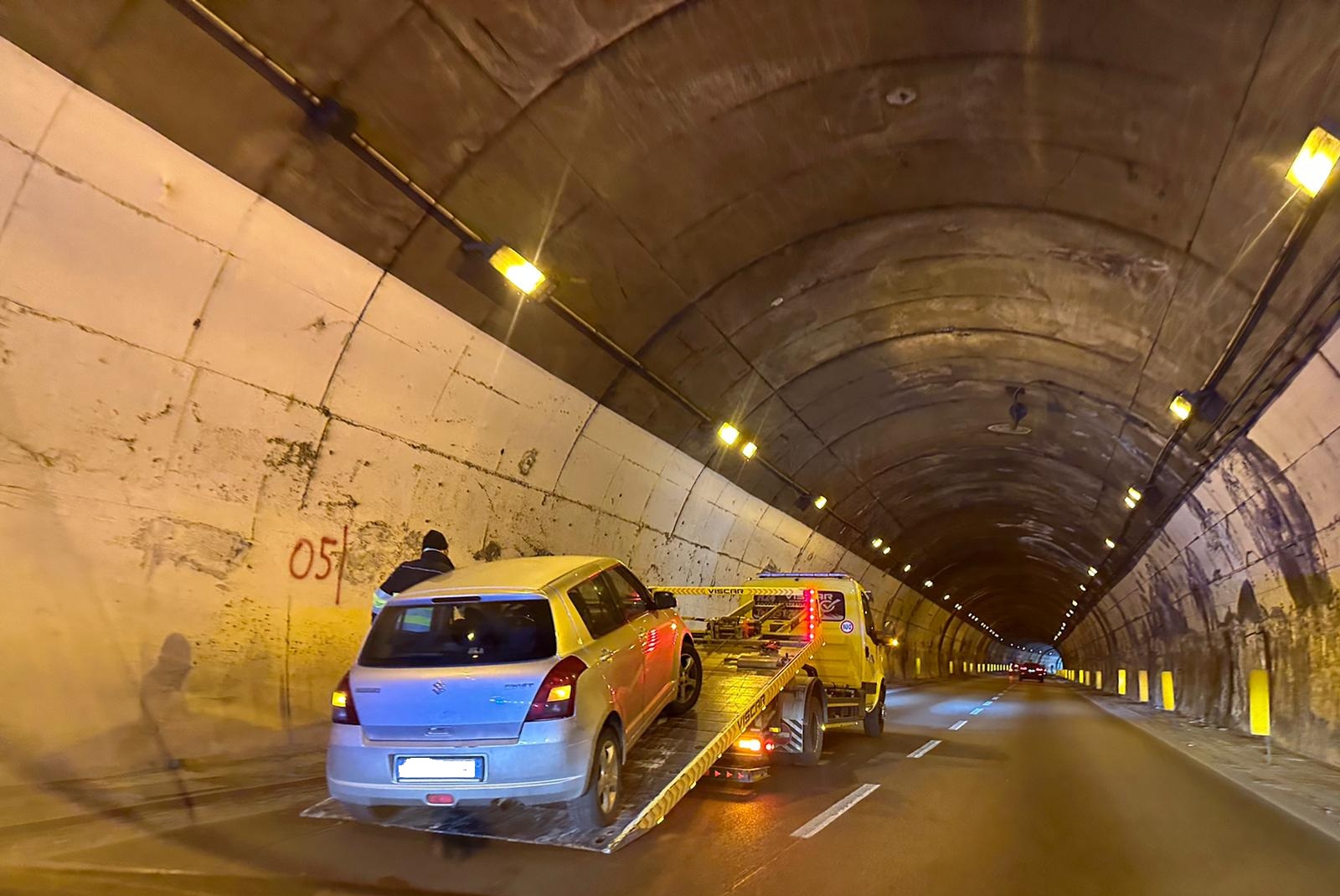 Tangenziale di Messina. Incidente in galleria Perara e traffico in tilt