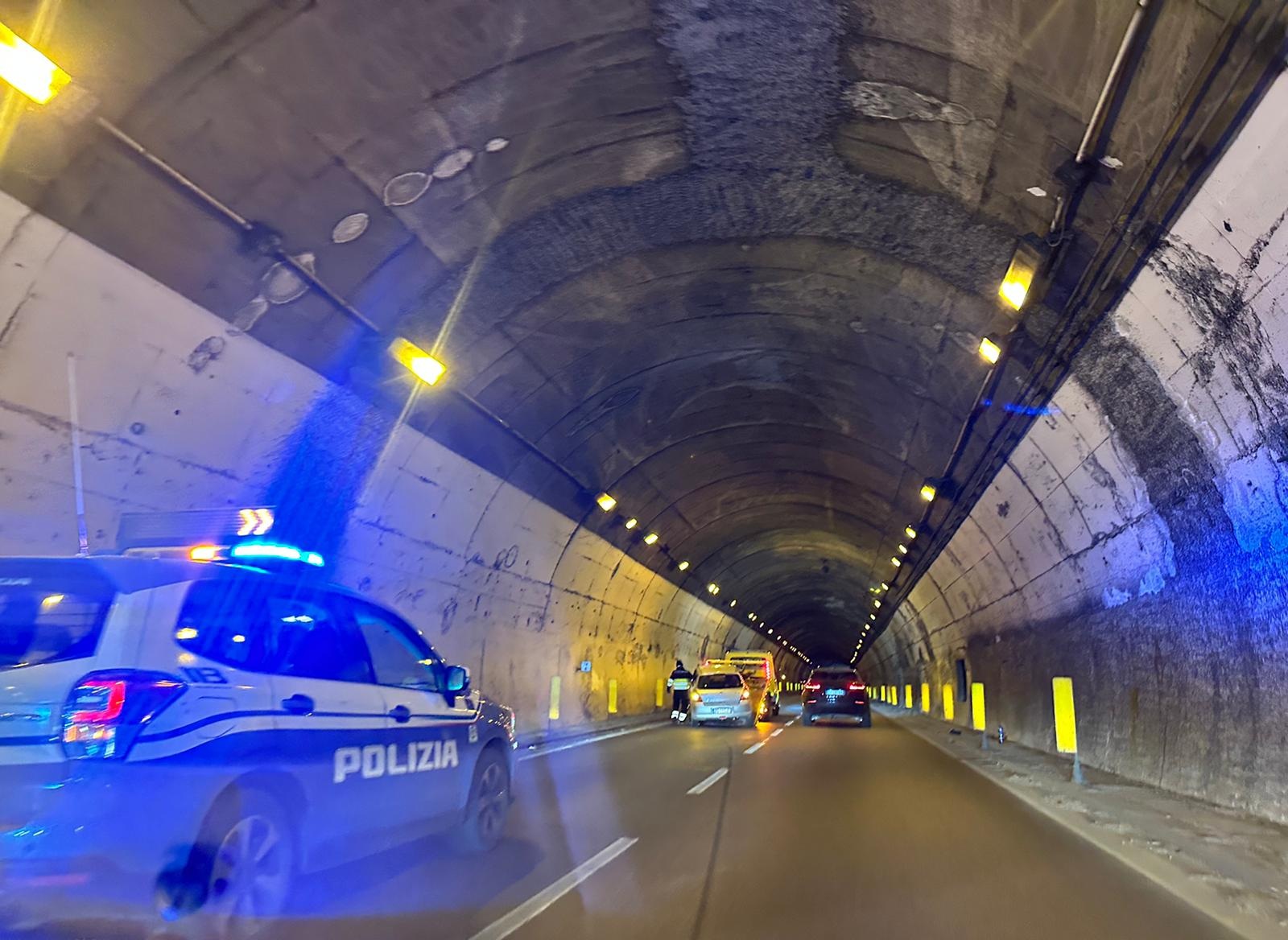 Tangenziale di Messina. Incidente in galleria Perara e traffico in tilt
