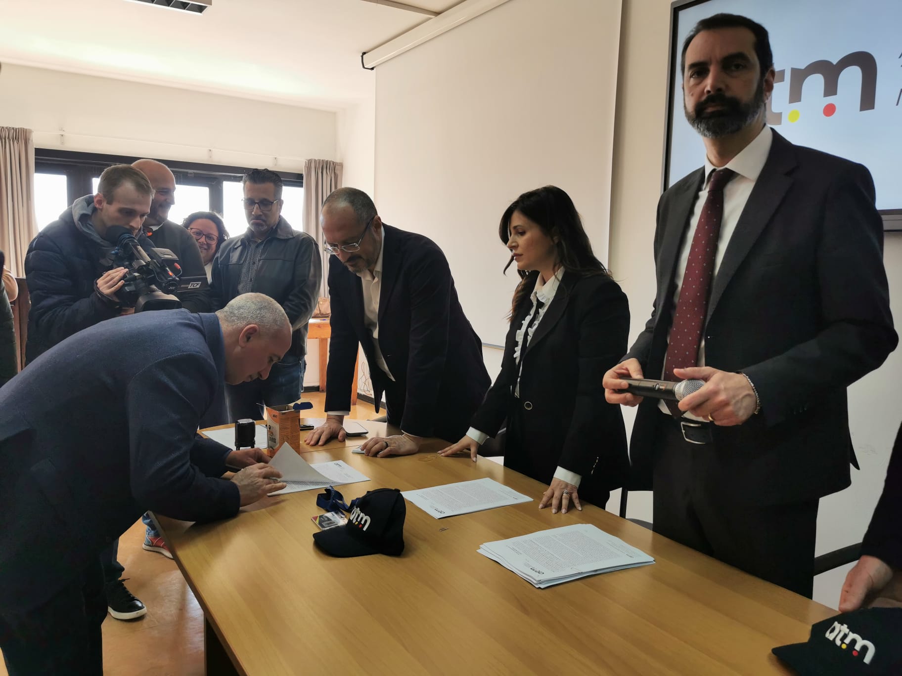 Atm, firmano 14 dipendenti over 30: "Messina attrattiva, la gente ...