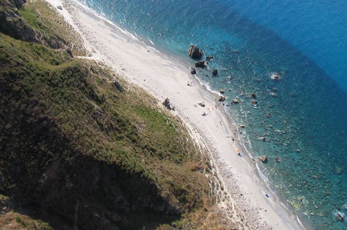 Messina. Emergenza erosione, a rischio le montagne di sabbia a San Saba